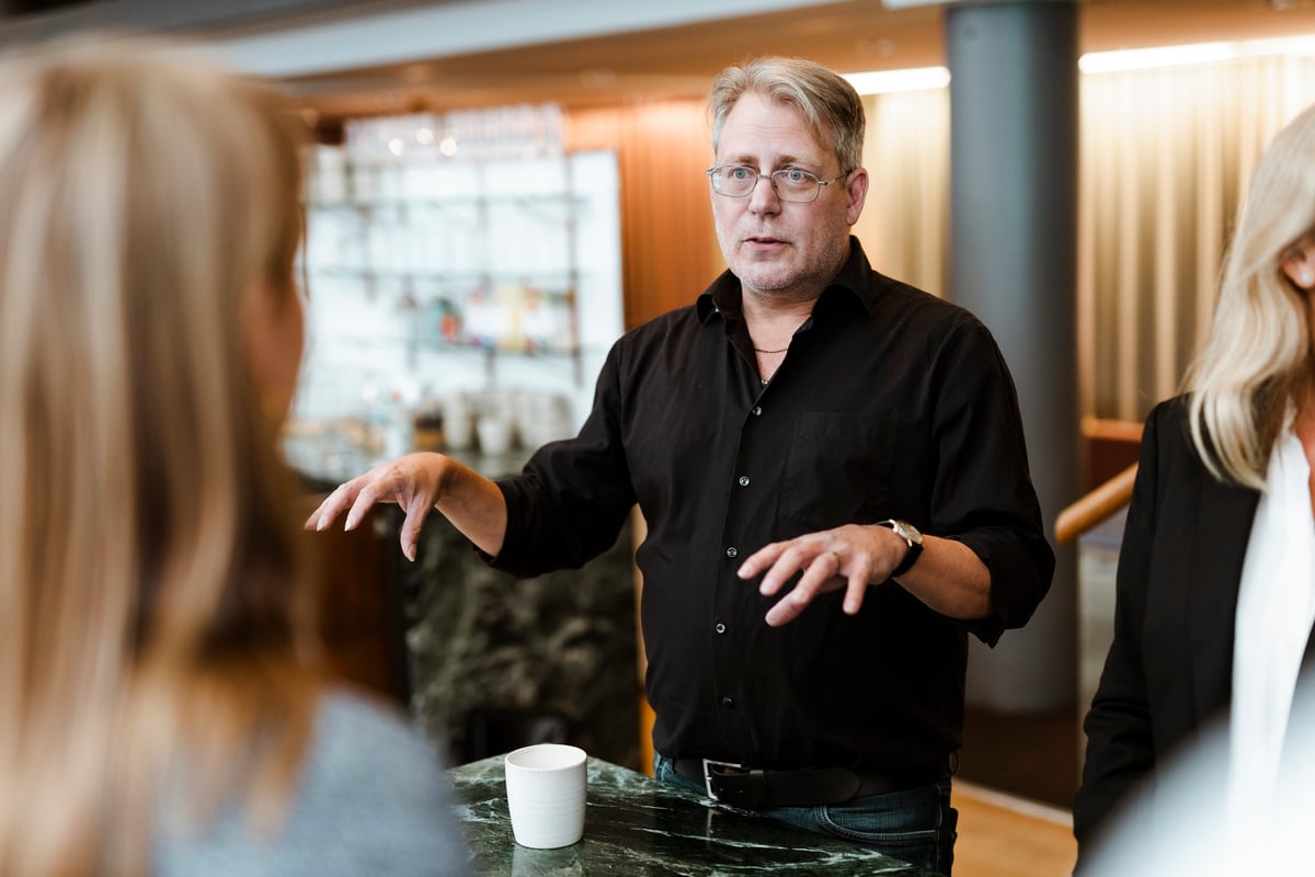 Jobba smartare i hybrida arbetsteam - här är frågorna du ska ställa